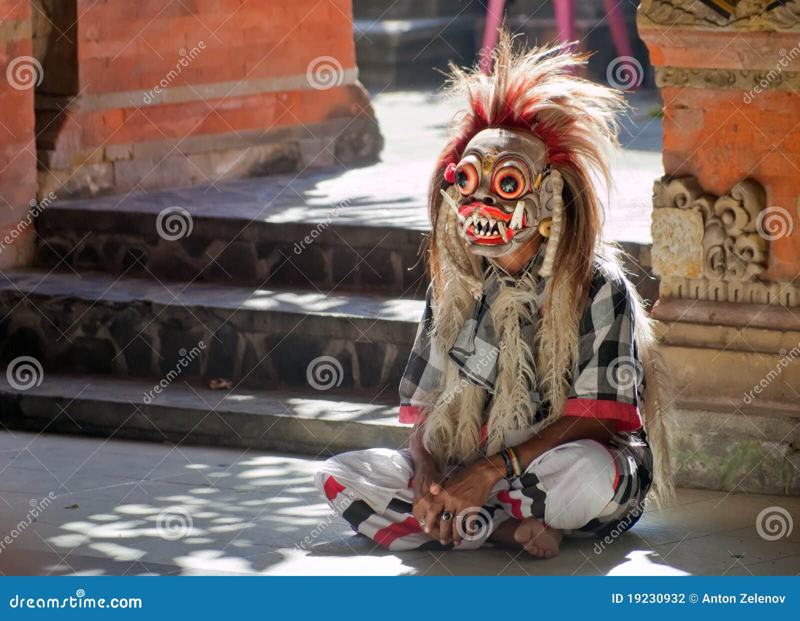 Rangda van dans Barong stock foto. Image of reis, gezicht - 19230932