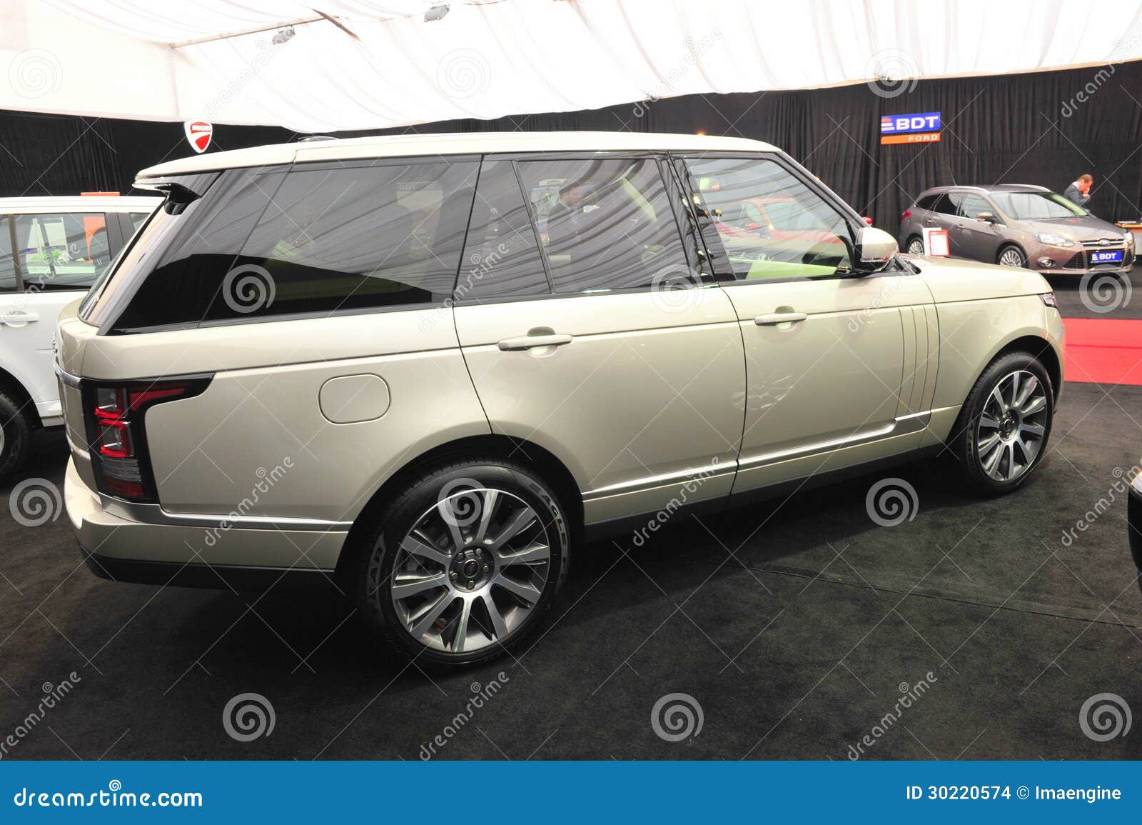New Range Rover limousine editorial stock image. Image of drive - 30220574