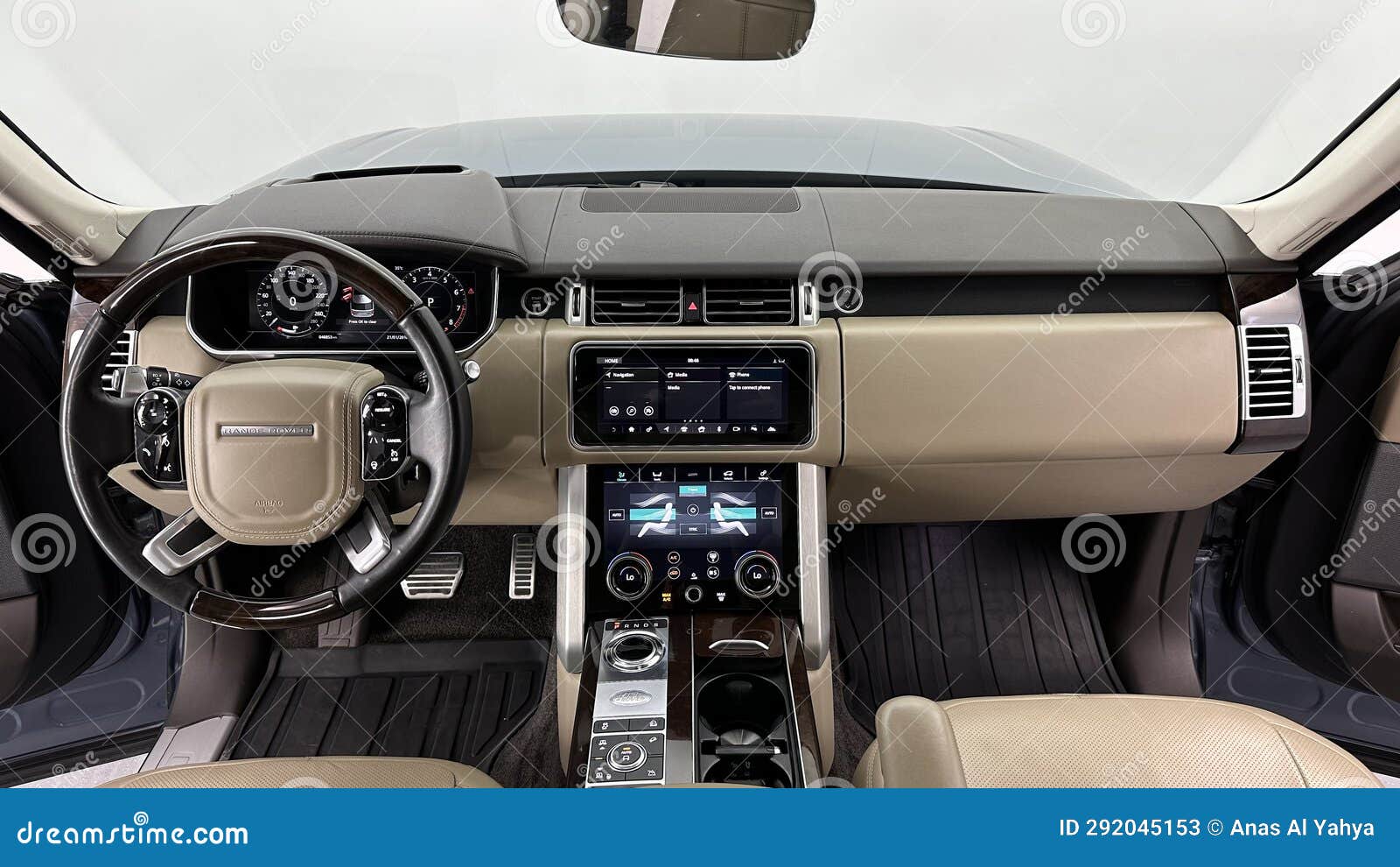 Range Rover Vogue editorial stock photo. Image of rover - 292045153