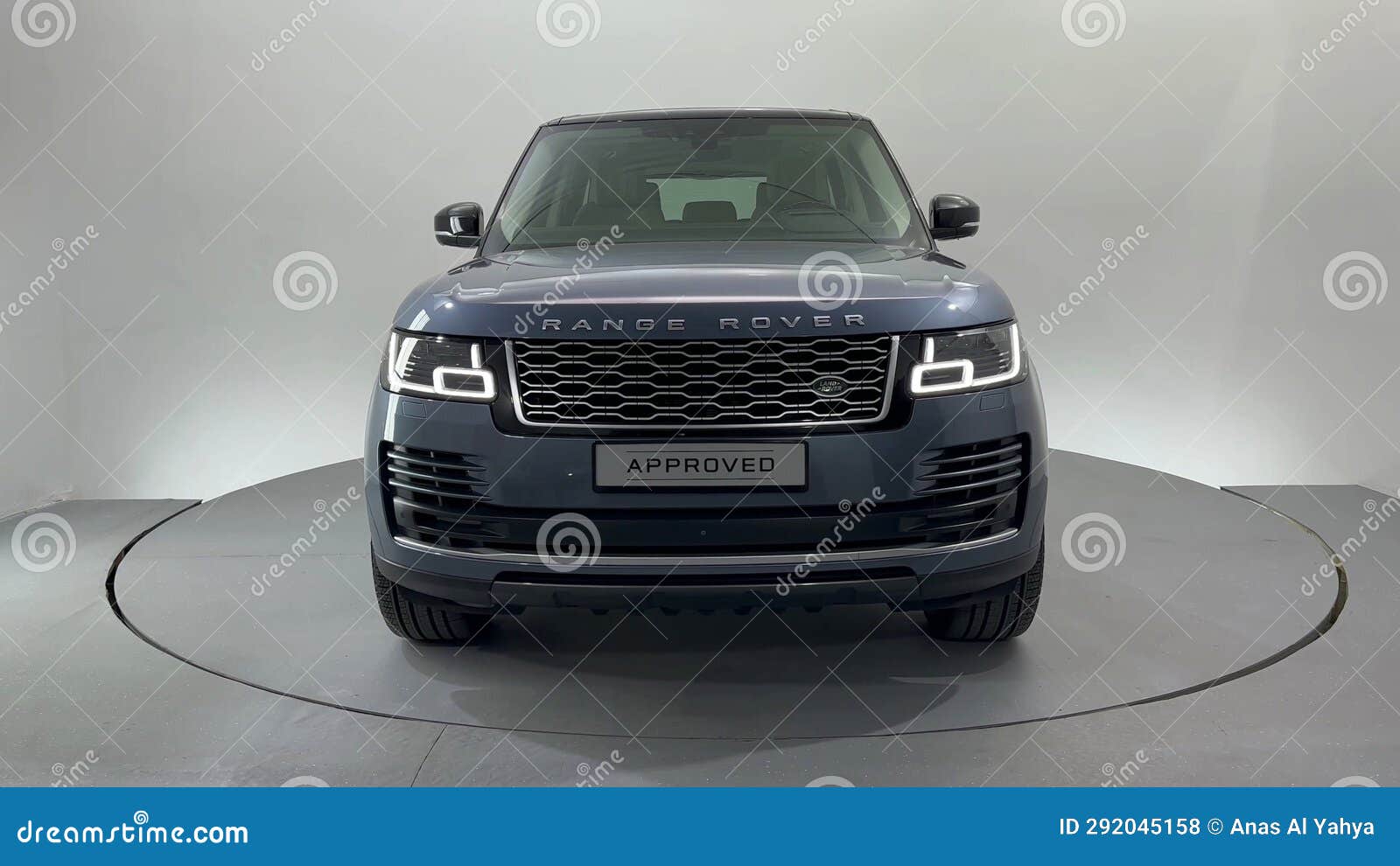 Range Rover Vogue editorial stock photo. Image of vogue - 292045158