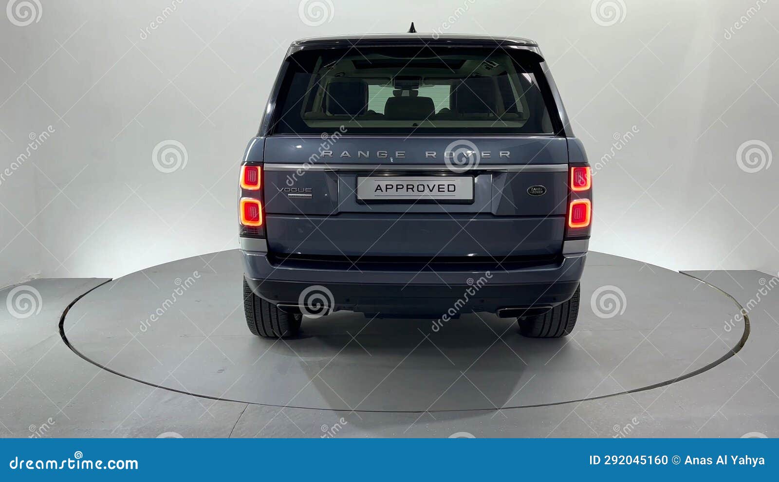 Range Rover Vogue editorial image. Image of rover, interior - 292045160