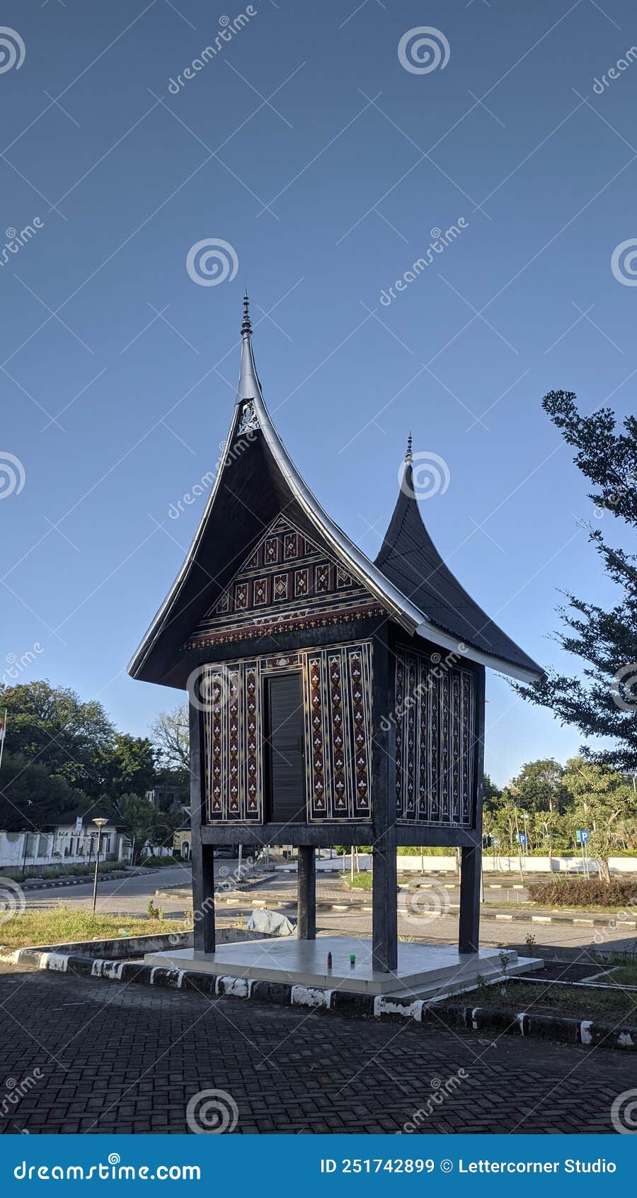 Rangkiang Una Casa Tradicional De Minangkabau Imagen de archivo ...
