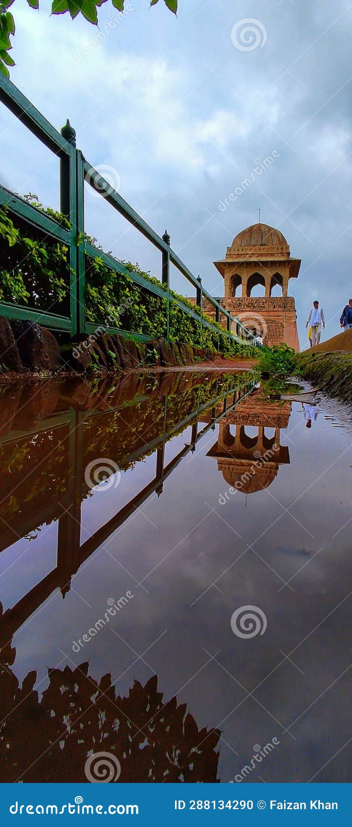 Roopmati Palace Of Mandu Through The Arches Of Baaz Bahadur Palace ...