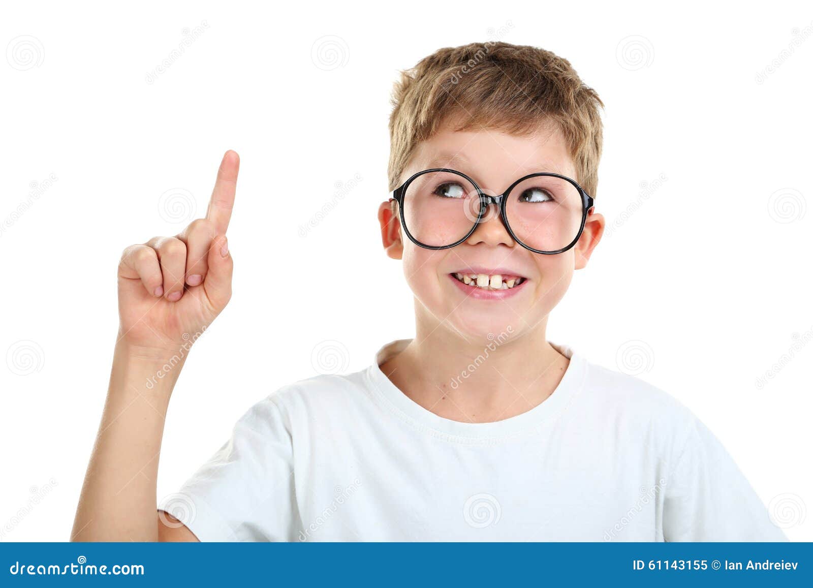 Rapaz pequeno feliz imagem de stock. Imagem de jogar - 61143155