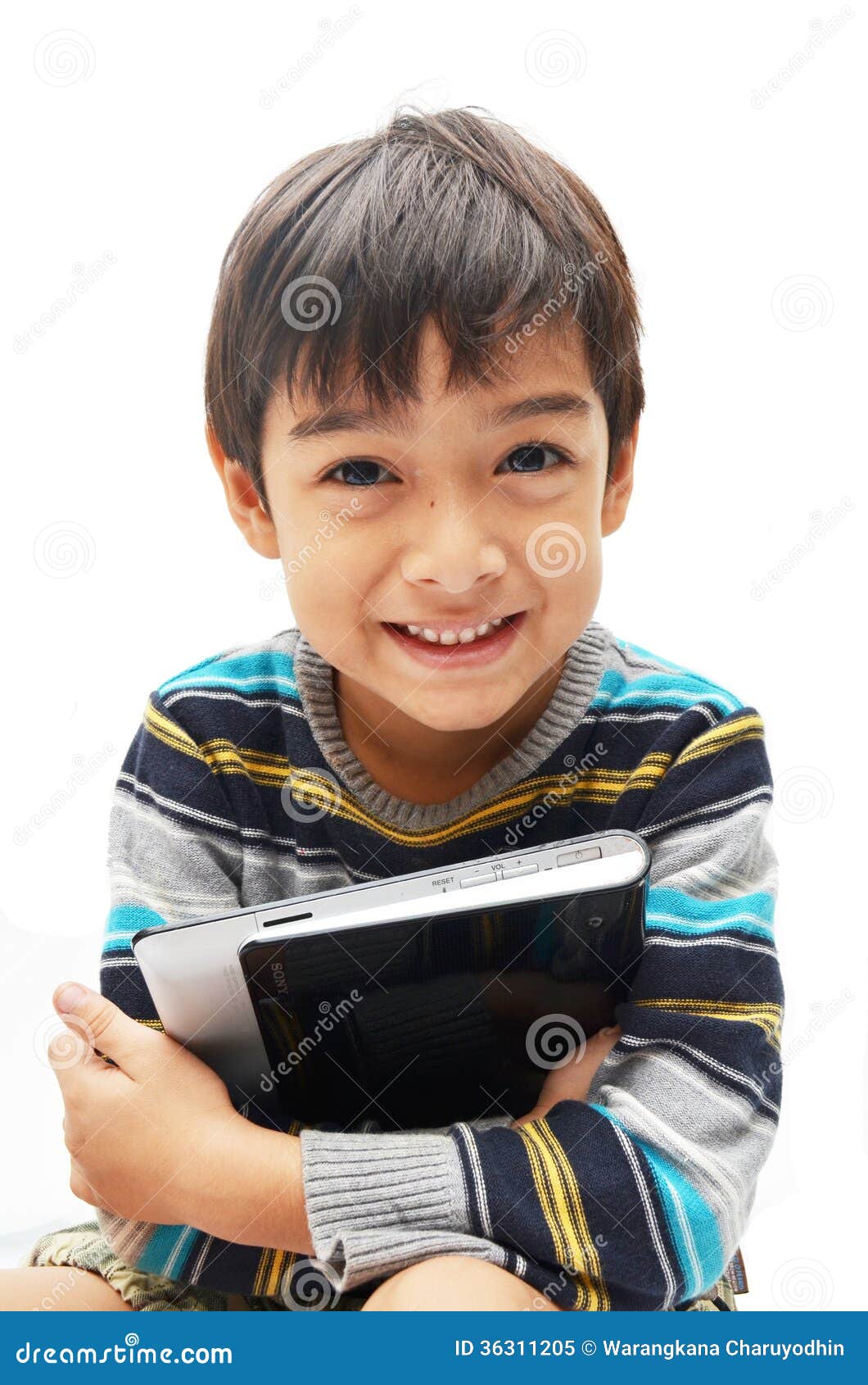 Rapaz Pequeno Feliz Com Tabuleta Imagem de Stock - Imagem de ...