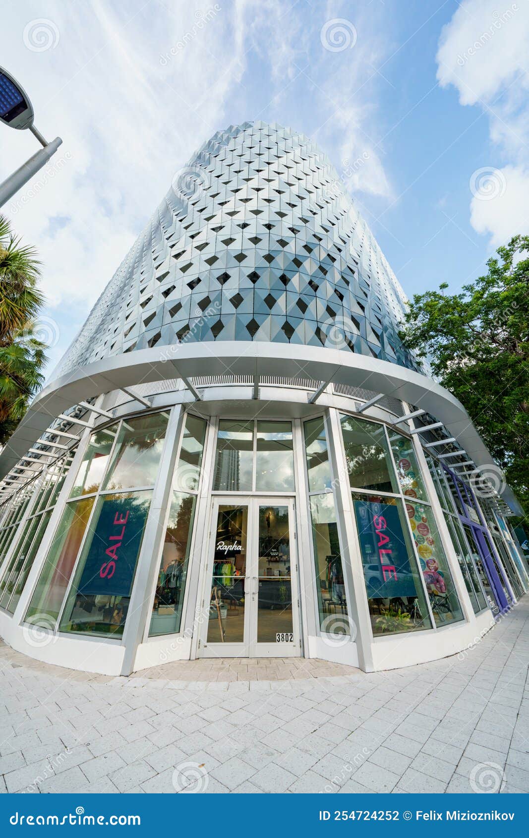 Rapha Design District Miami Editorial Photography - Image of stores ...