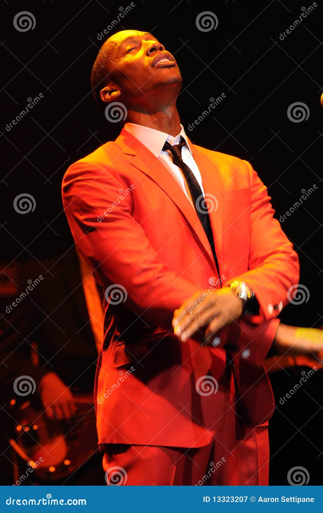 Raphael Saadiq Performing Live. Editorial Photography - Image of male ...