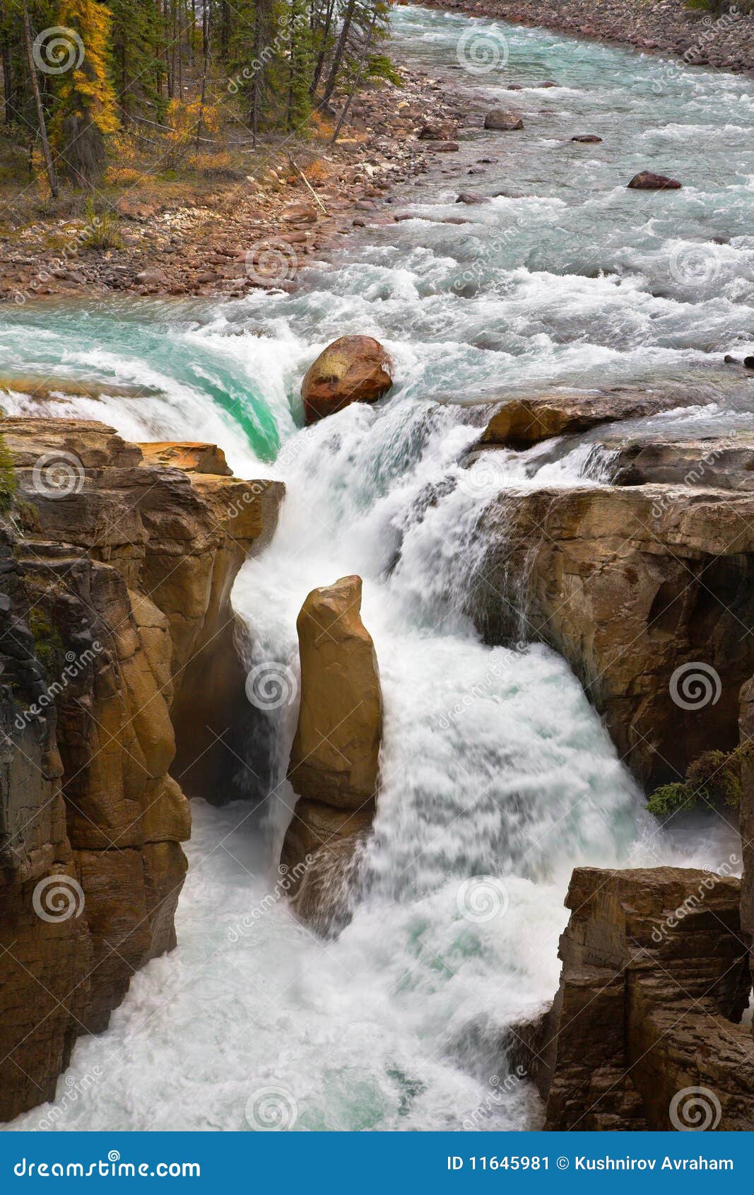 The Rapid Current of the Falls Stock Image - Image of canada, range ...