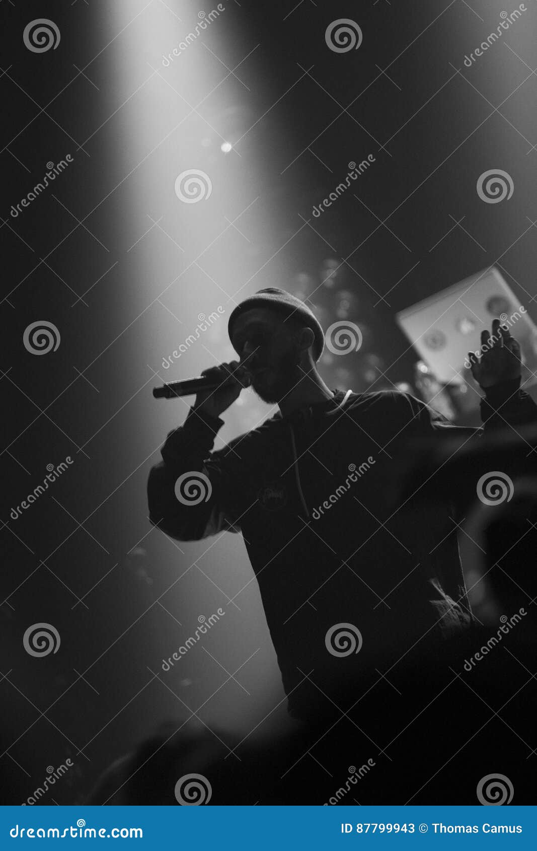 Rapper silhouette editorial stock photo. Image of heart - 87799943