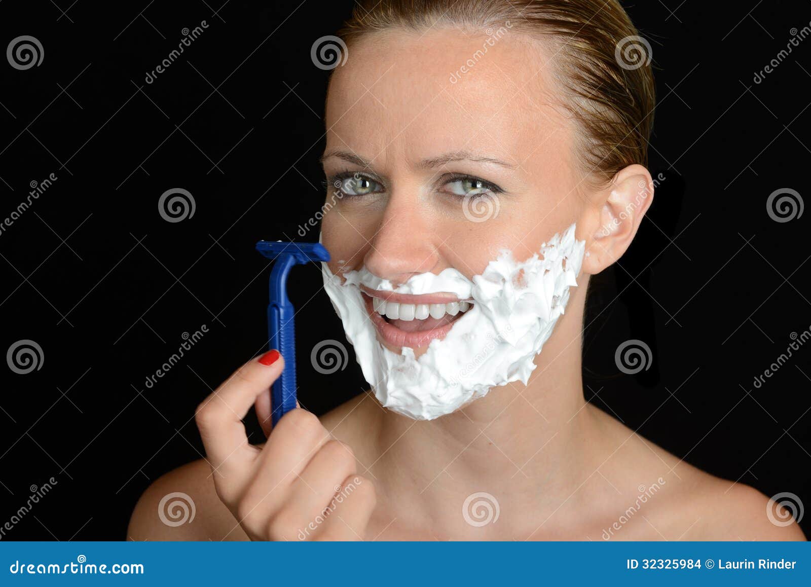 Rasage de femme photo stock. Image of visage, soin, normal - 32325984
