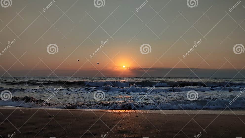 Rasarit stock photo. Image of valuri, rasarit, mare - 255523438