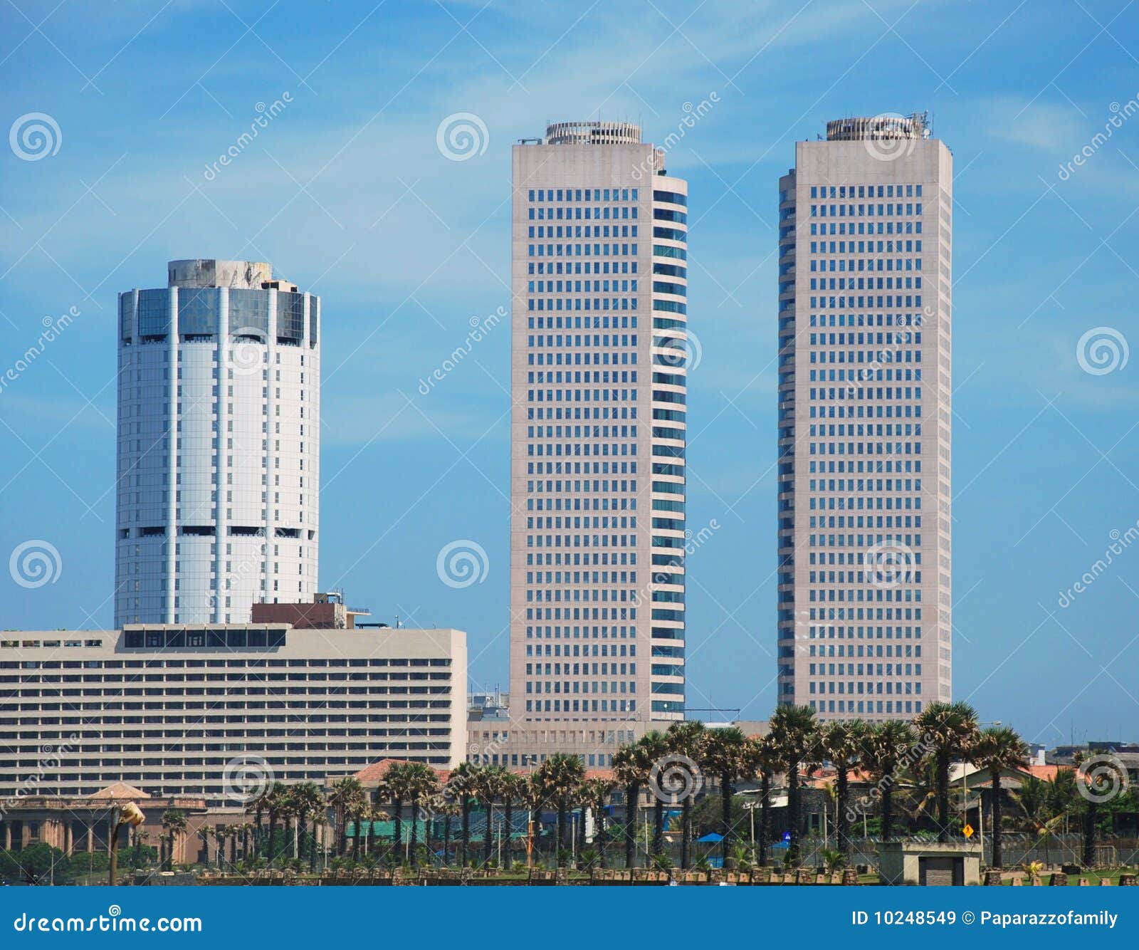 Rascacielos imagen de archivo. Imagen de oficina, manosear - 10248549