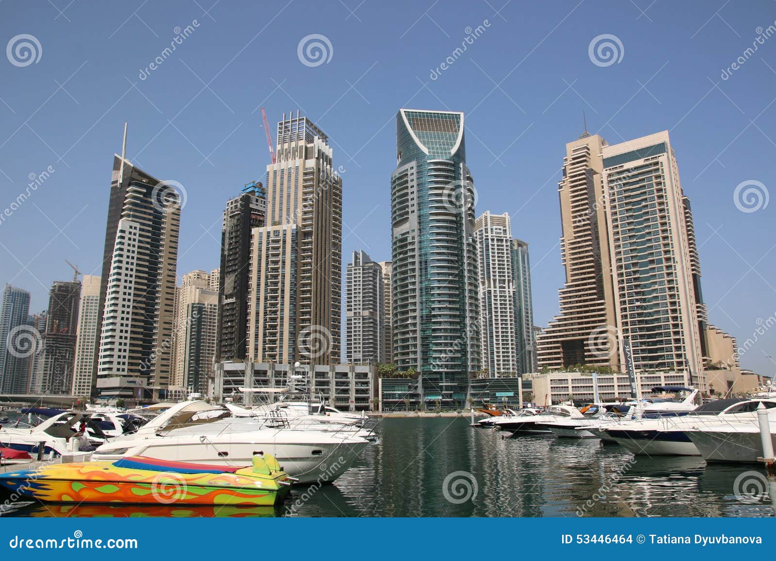 Rascacielos en Dubai imagen de archivo editorial. Imagen de rascacielos ...