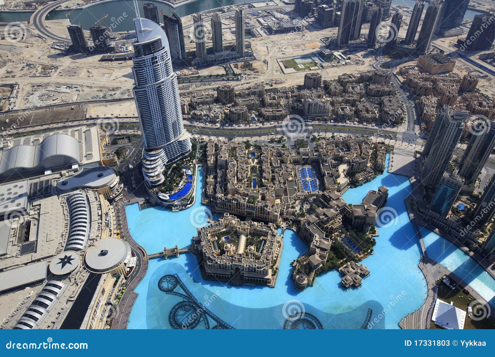 Rascacielos en Dubai. UAE. imagen de archivo. Imagen de rascacielos ...