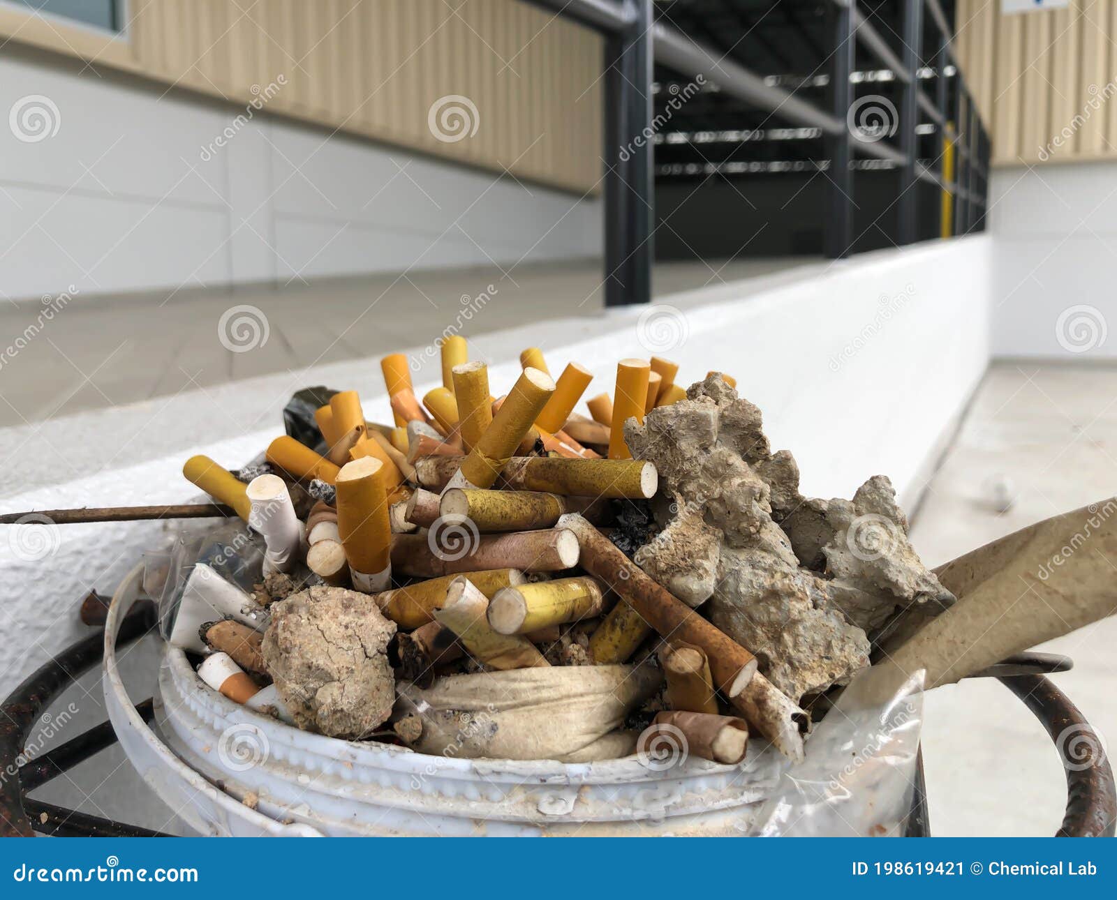 Rash full of cigarettes stock image. Image of garbage - 198619421