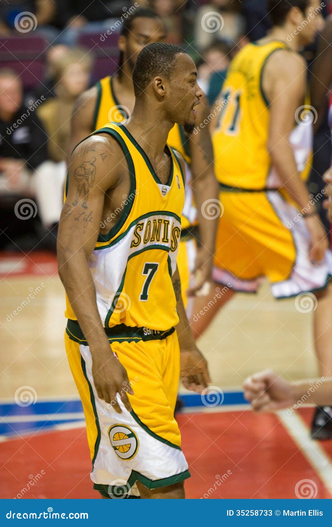 Rashard Lewis of the Seattle Supersonics Foto de archivo editorial ...