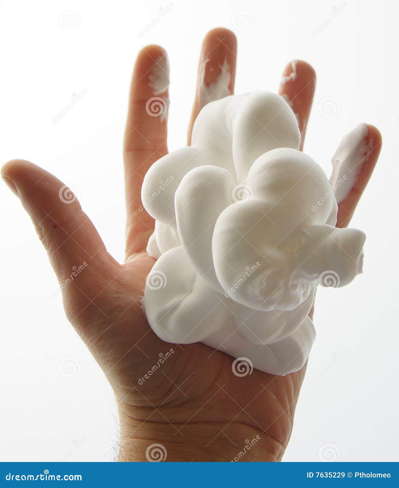 Rasierschaum stockbild. Bild von rasieren, hände, bart - 7635229