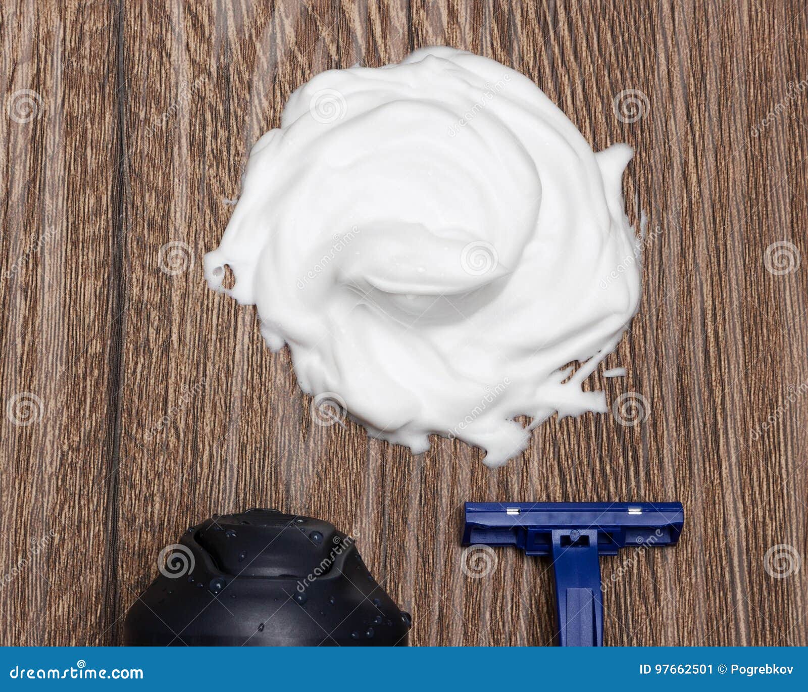 Rasoir Jetable Avec Raser La Mousse Image stock - Image du fond, raser ...