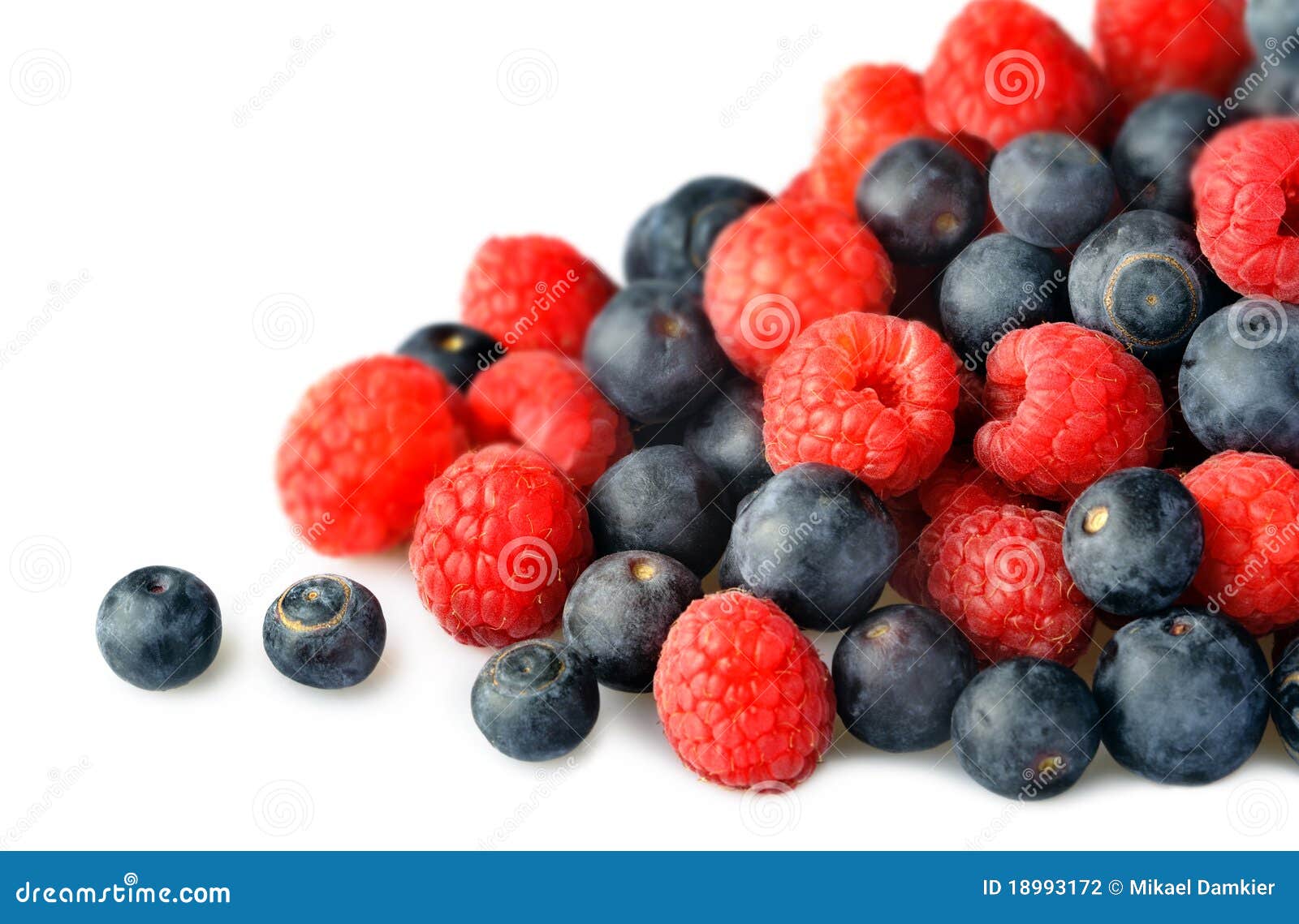 Raspberries & Blueberries Stock Photo - Image of objects, healthy: 18993172