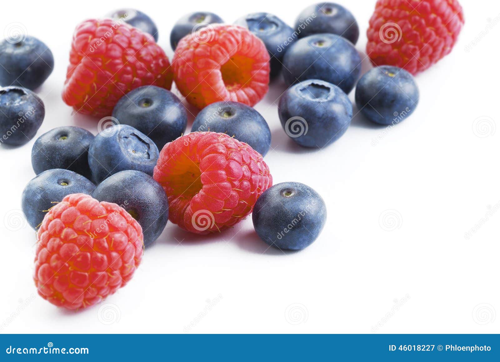 Raspberries and Blueberries Stock Image - Image of fruit, ripe: 46018227