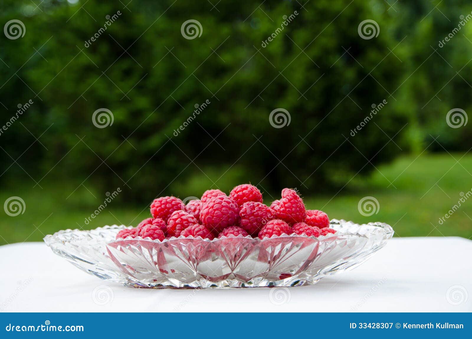 Raspberries in a bowl stock image. Image of healthy, food - 33428307