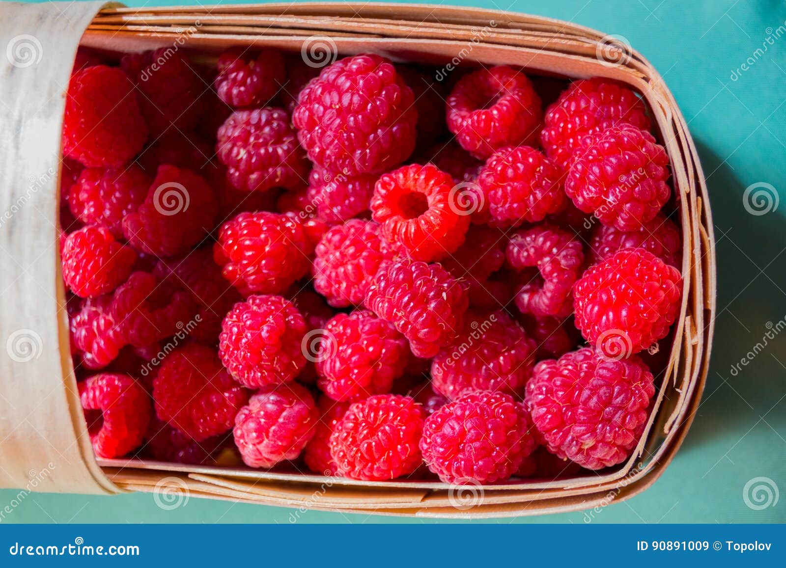 Raspberry in basket stock image. Image of food, macro - 90891009