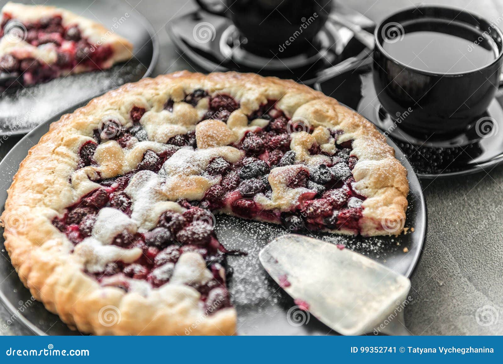 Raspberry blueberry pie stock image. Image of crust, berry - 99352741