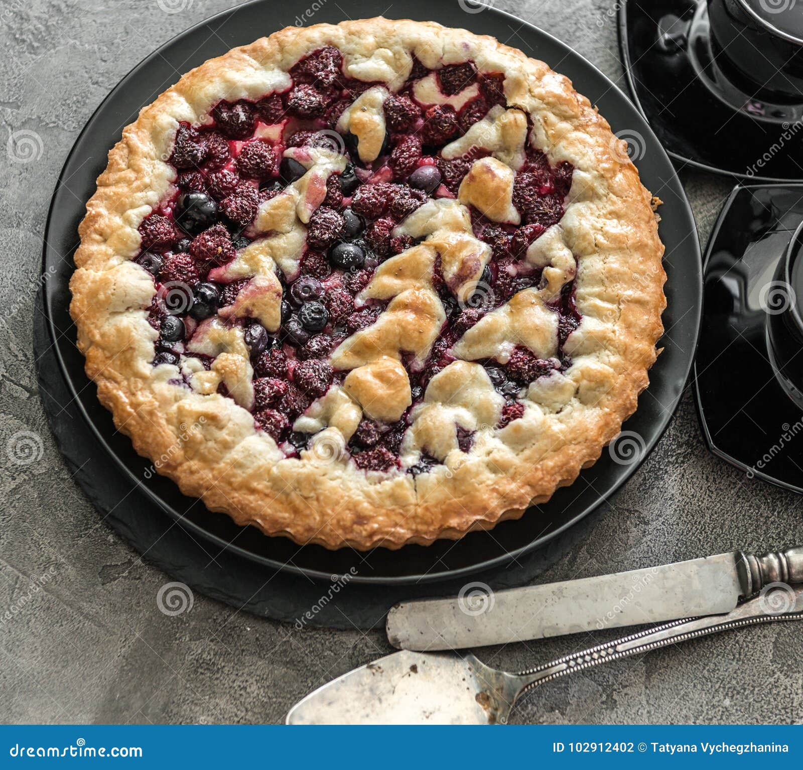 Raspberry blueberry pie stock photo. Image of herb, berry - 102912402