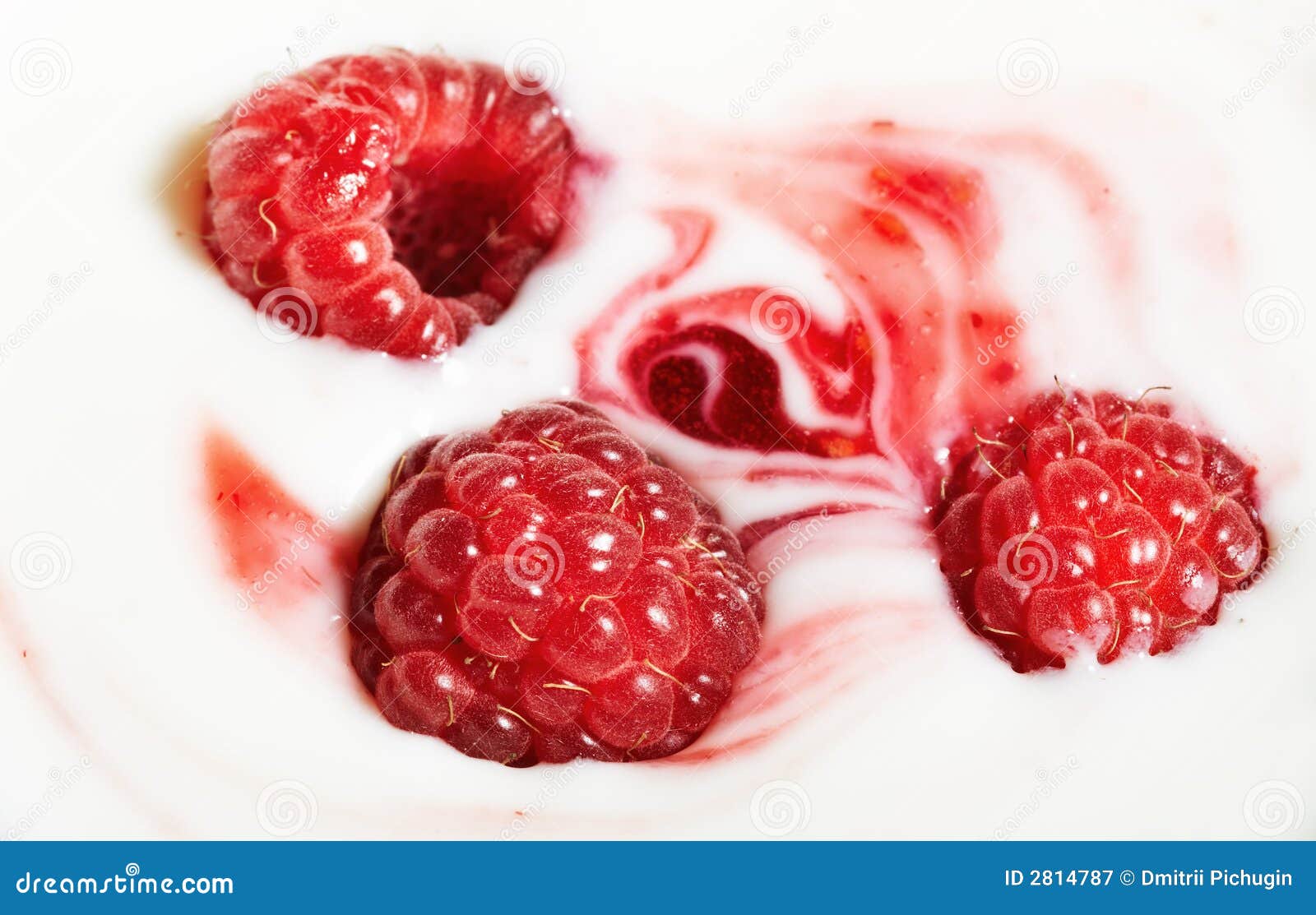 Raspberry and cream stock image. Image of freshness, diet - 2814787