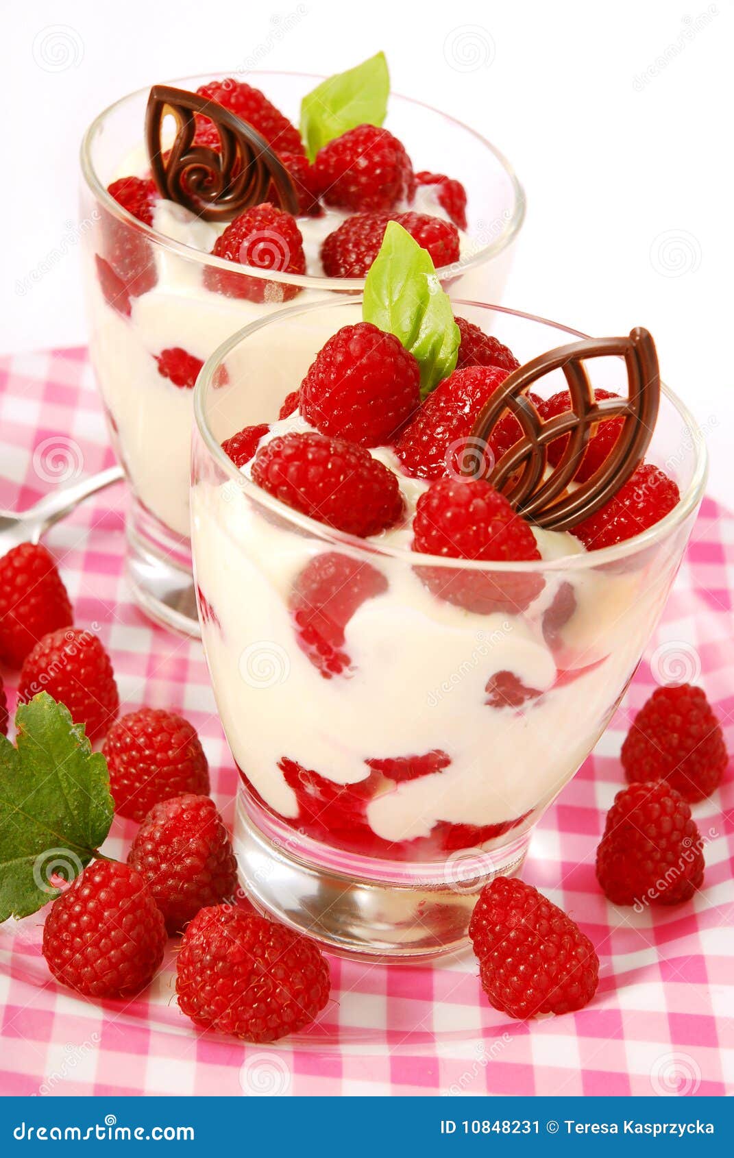 Raspberry Dessert. Table Setting. Wedding Decor In The Magic Forest For ...