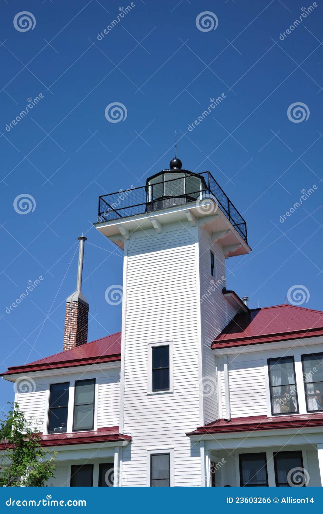 Raspberry Island Lighthouse Stock Photo - Image of summer, island: 23603266