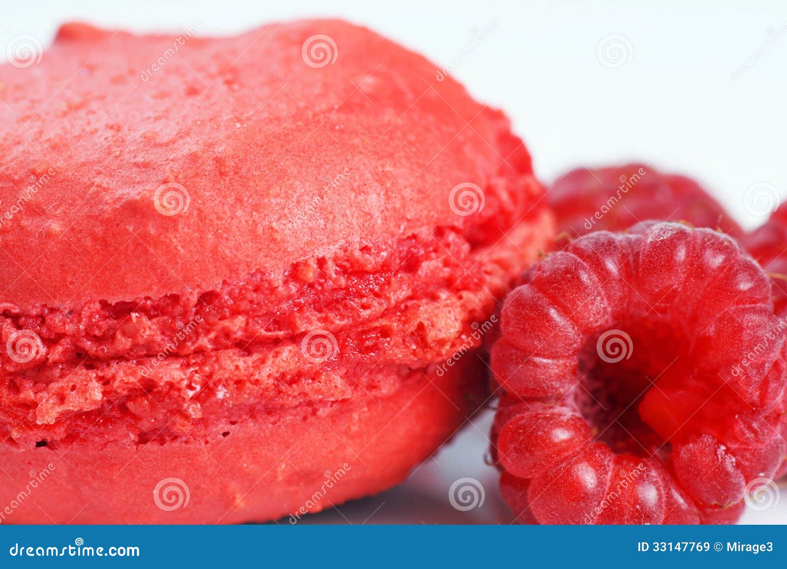 Raspberry macaroon stock image. Image of pile, gastronomy - 33147769