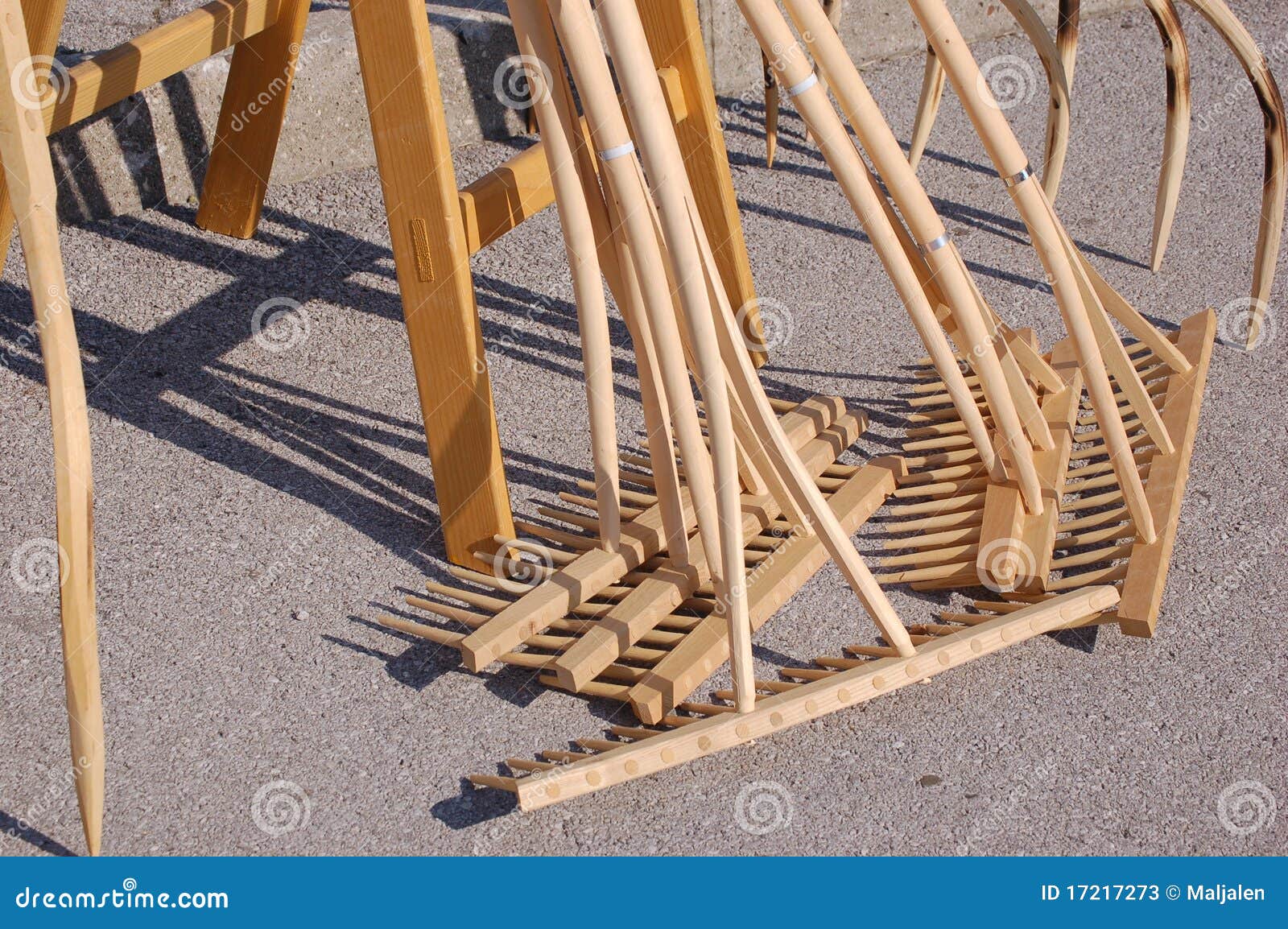 Rastrelli di legno immagine stock. Immagine di mestiere - 17217273