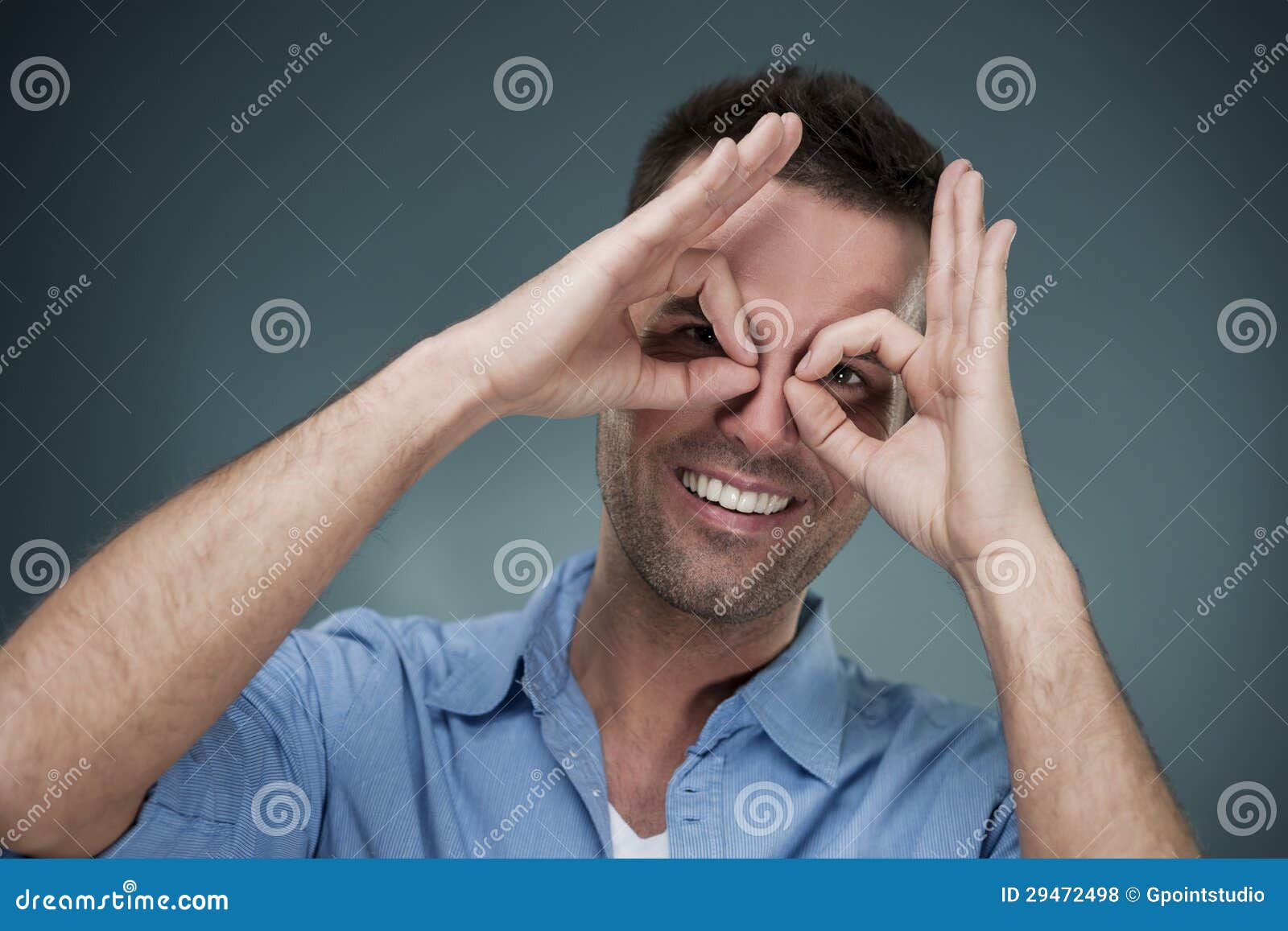 Rater Son Coup Autour Photo Stock Image Du Masculin 29472498