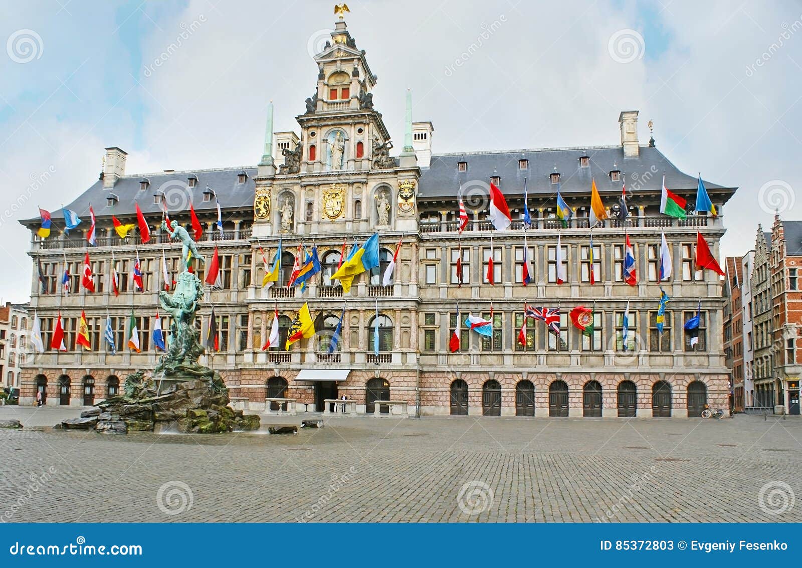Rathaus von Antwerpen stockbild. Bild von gebäude, besichtigung - 85372803