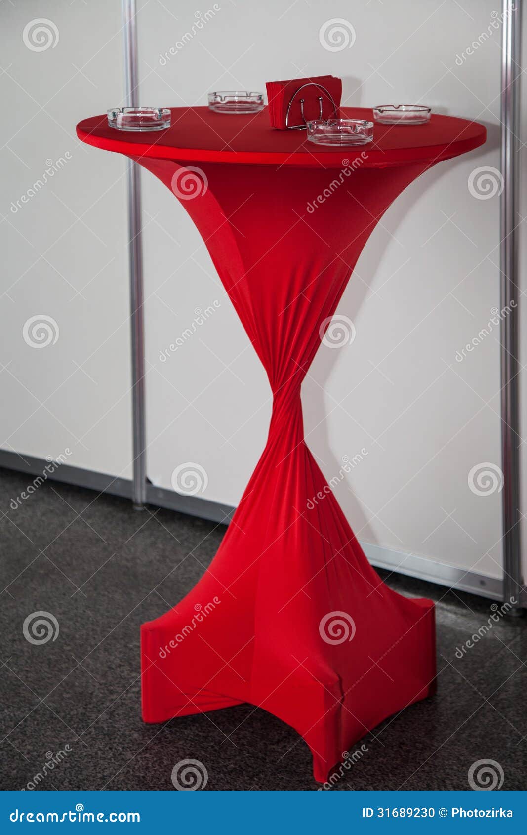 Raucherzone stockfoto. Bild von innere, rauchen, glas - 31689230