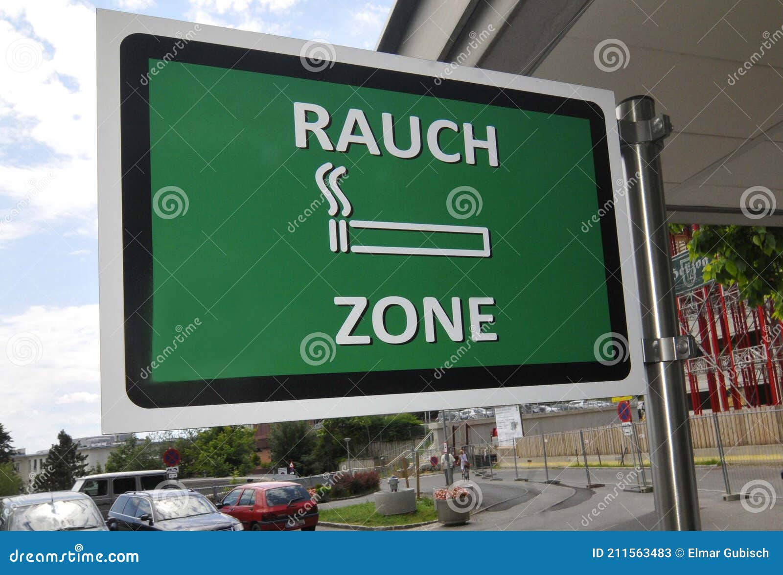 Raucherzonezeichen Mit Zigarette Stockbild - Bild von schädlich ...