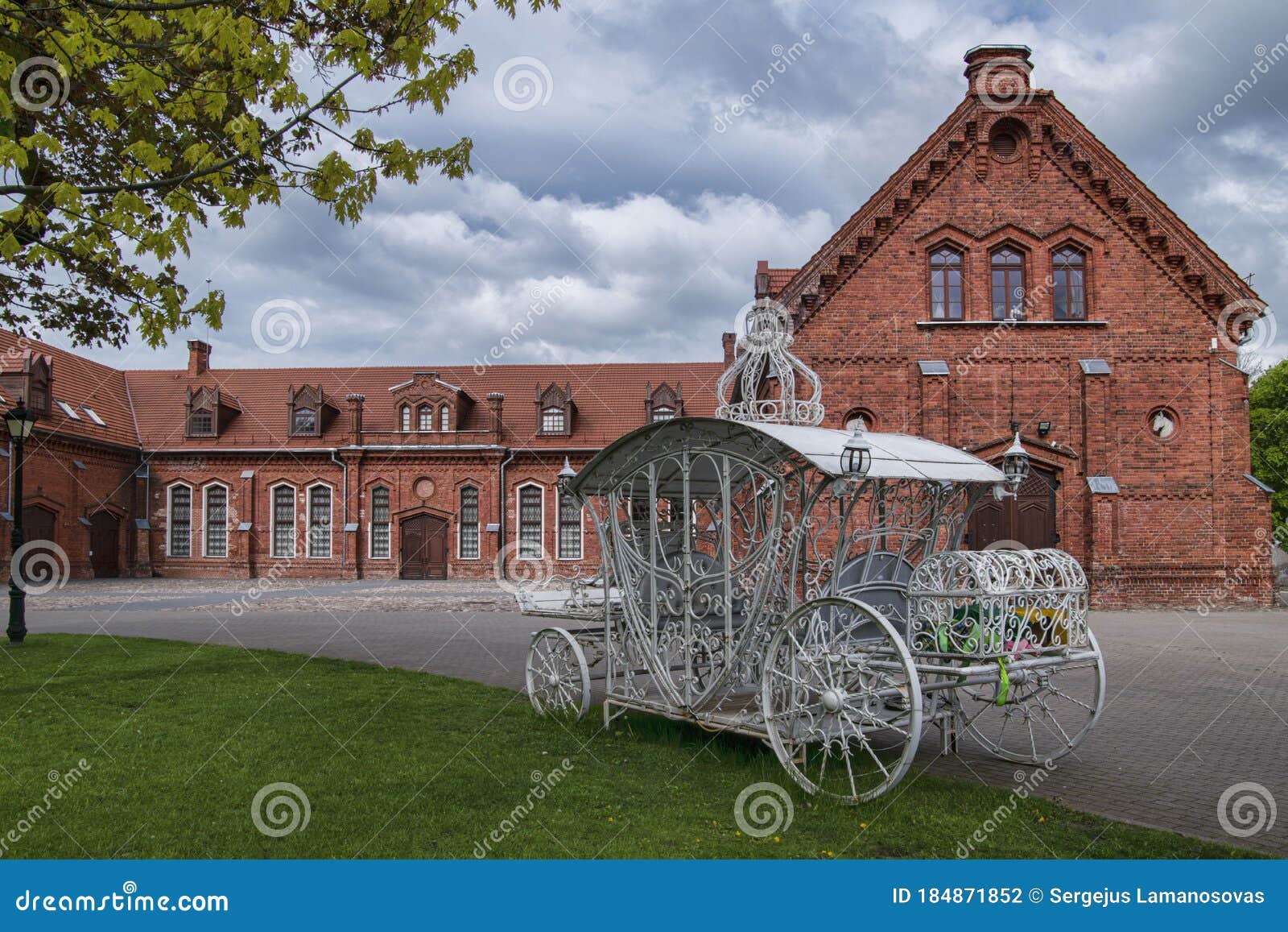 Raudondvaris Manor Castle Facade. Gothic-Renaissance Gentry Residence ...