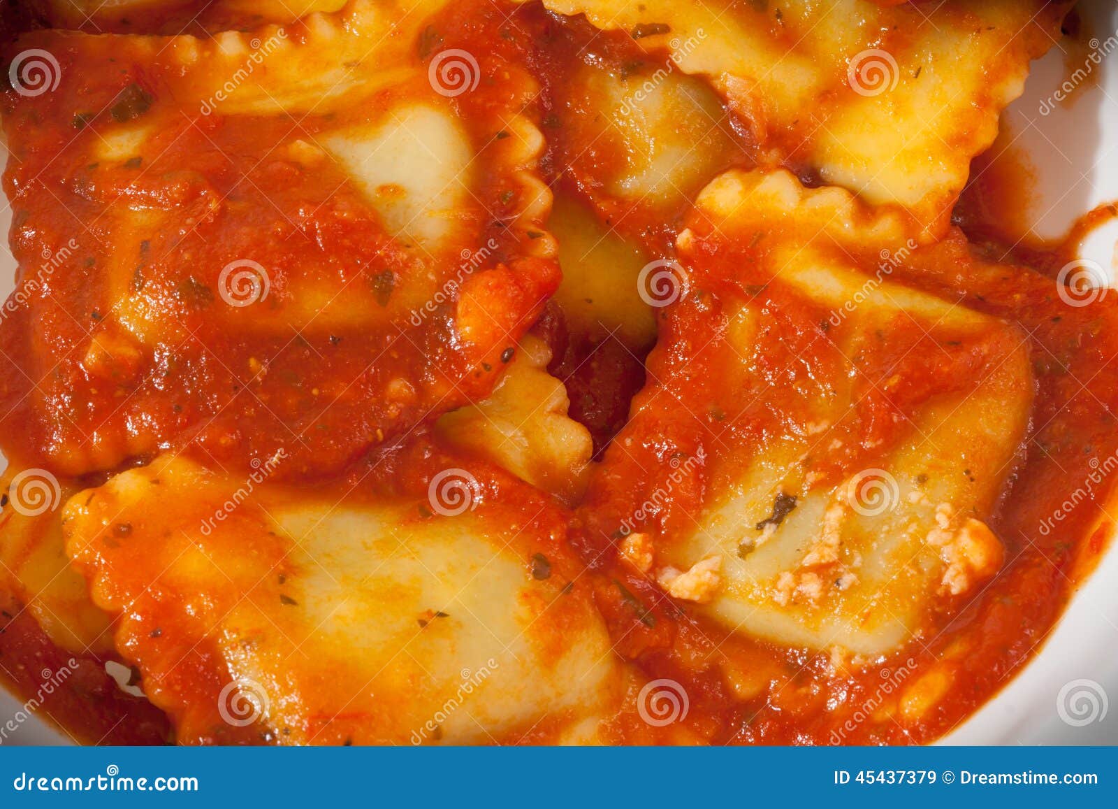 Ravioli image stock. Image du jaune, nourriture, déjeuner - 45437379