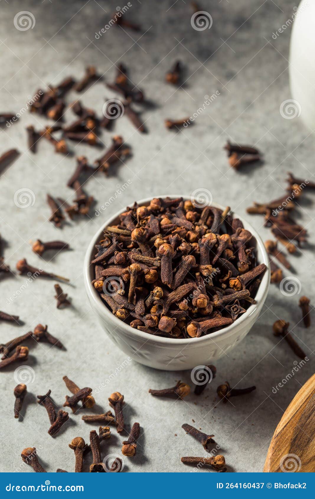 Raw Brown Organic Whole Cloves Stock Image - Image of condiment, pile ...