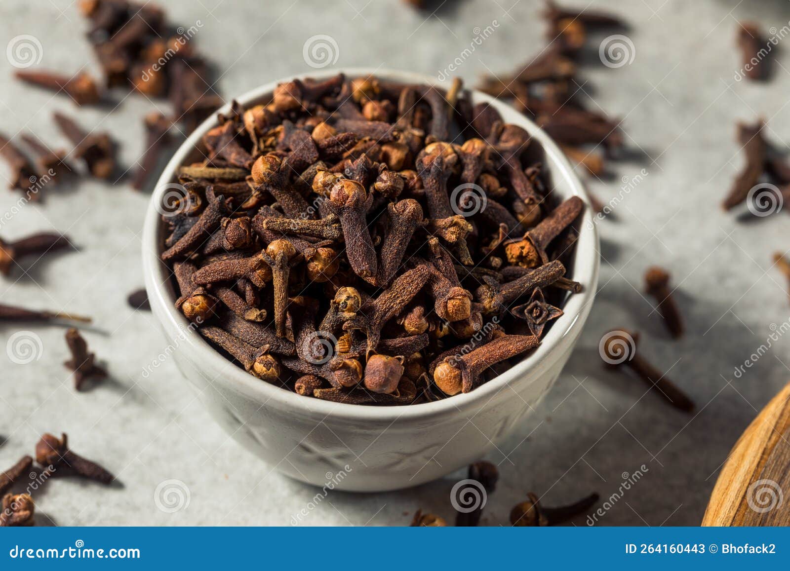 Raw Brown Organic Whole Cloves Stock Image - Image of scent, spices ...