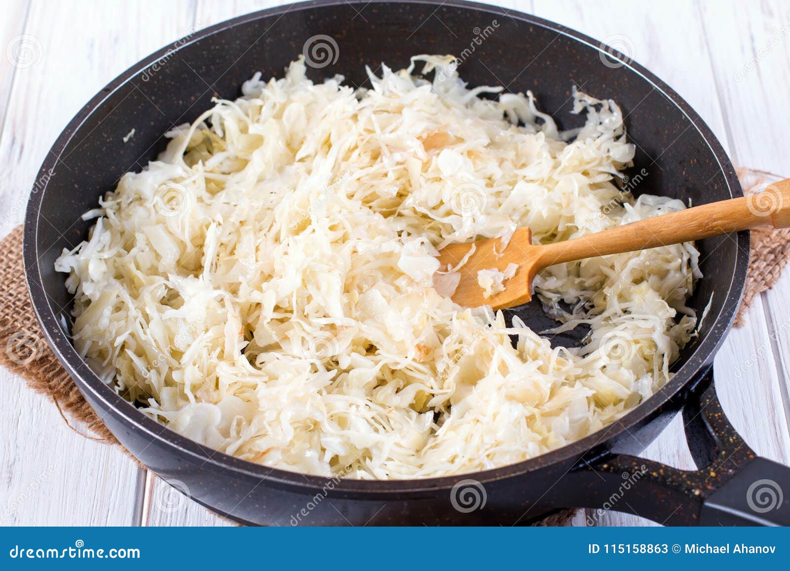 Raw Cabbage in a Frying Pan Stock Image - Image of lunch, diet: 115158863