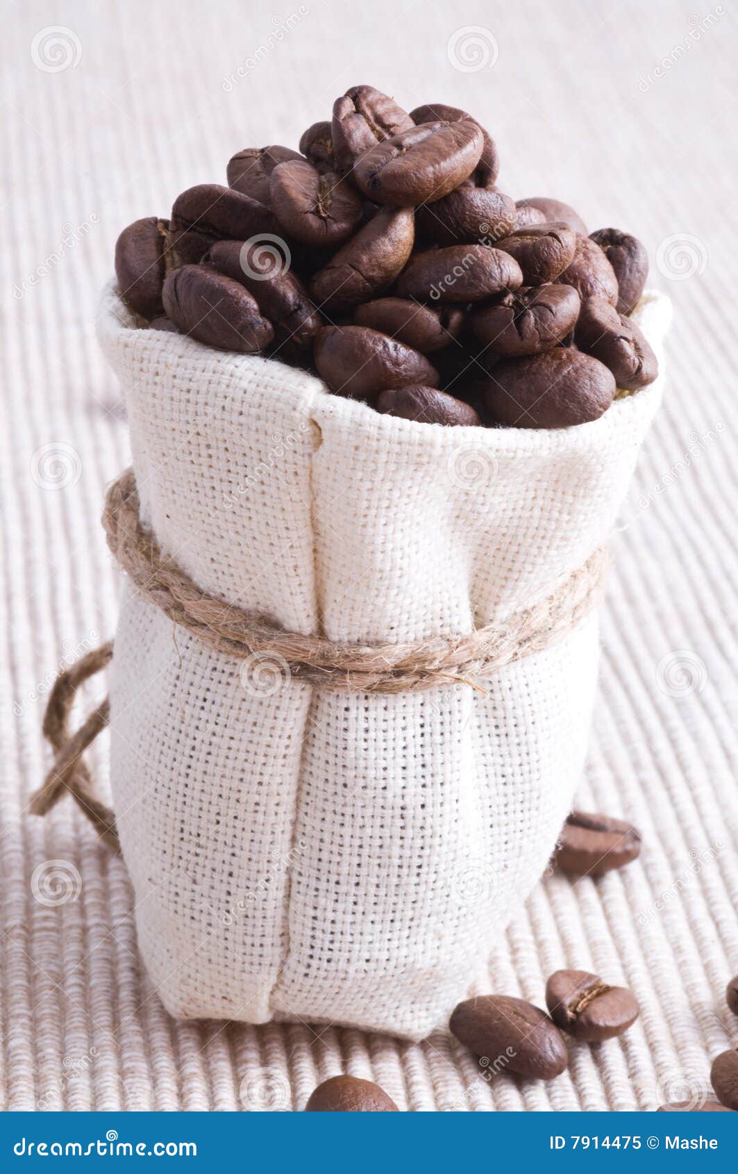 Raw coffee in small sack stock image. Image of eats, macro - 7914475