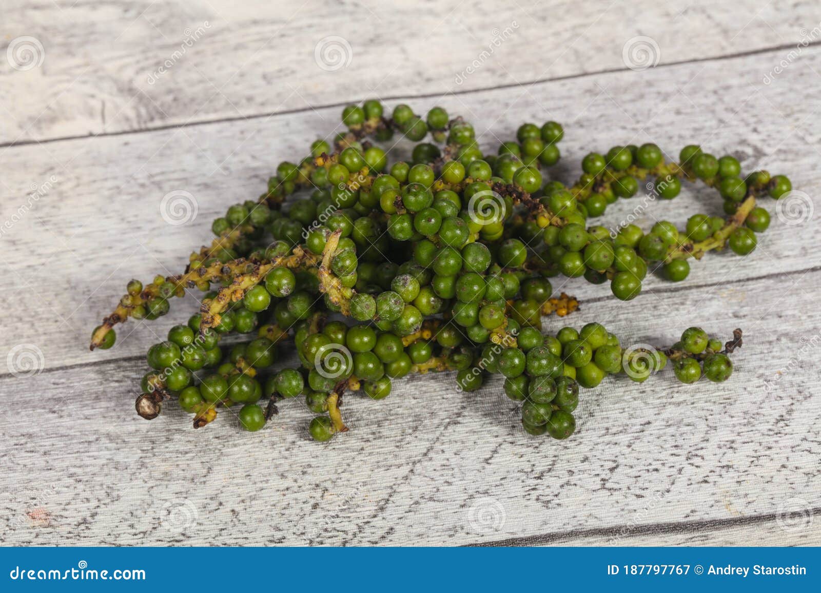 Raw Fresh Green Pepper Corn Stock Image - Image of seasoning, grain ...