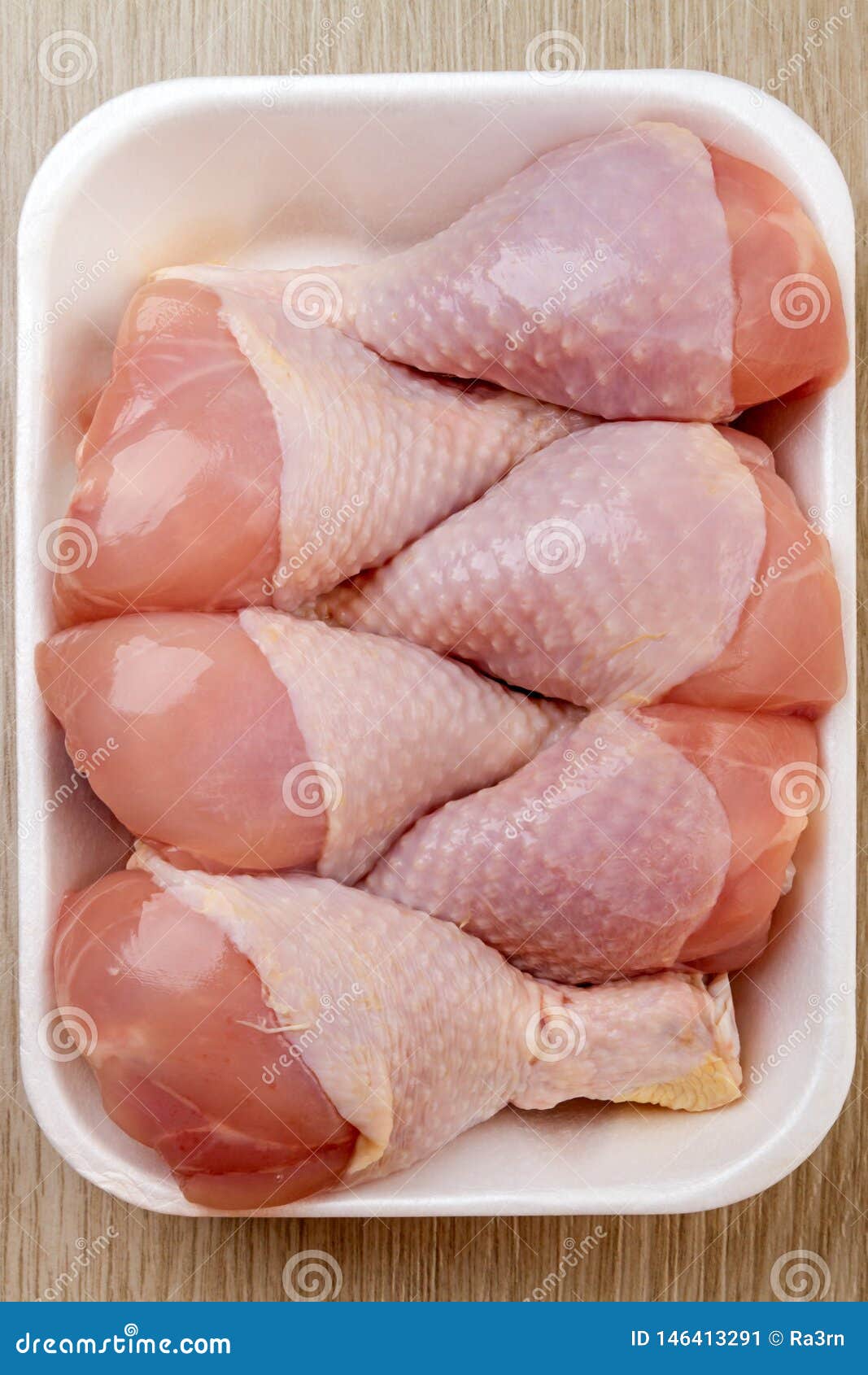 Tray with six legs stock image. Image of chicken, color - 146413291