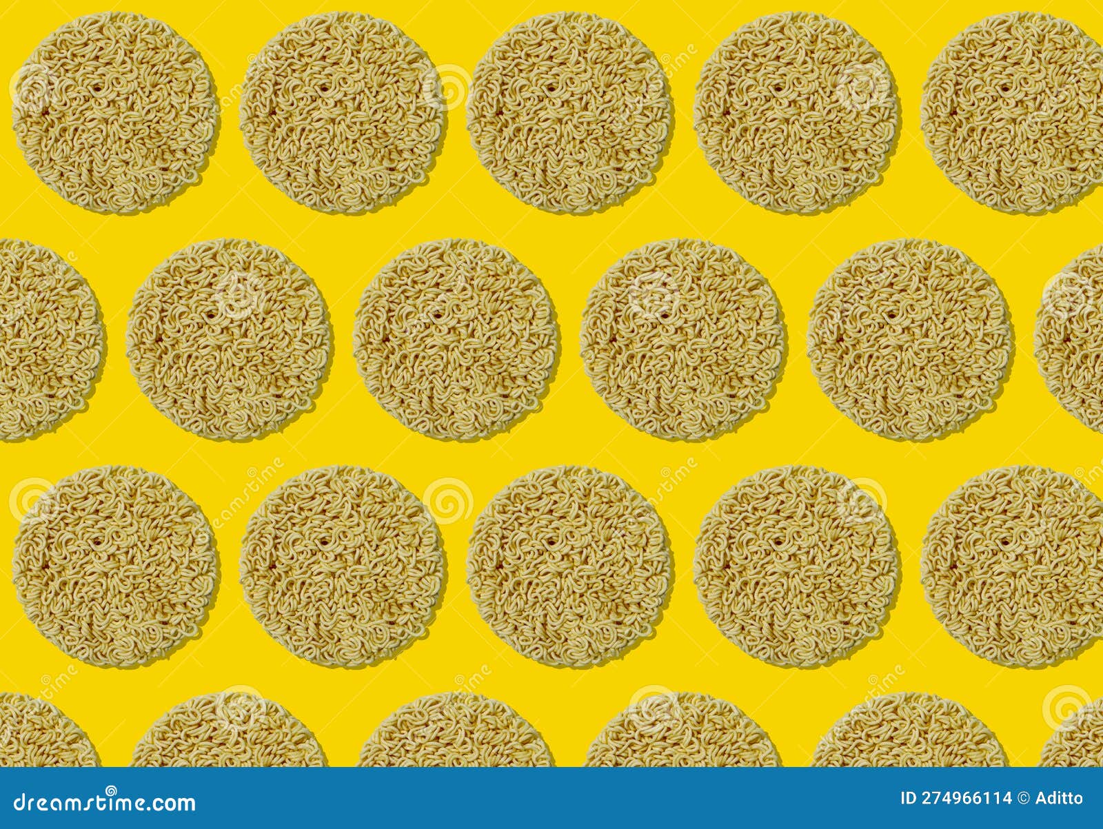 Round Instant Noodle Thai Mama Noodles Instant Food In Hot Water In ...