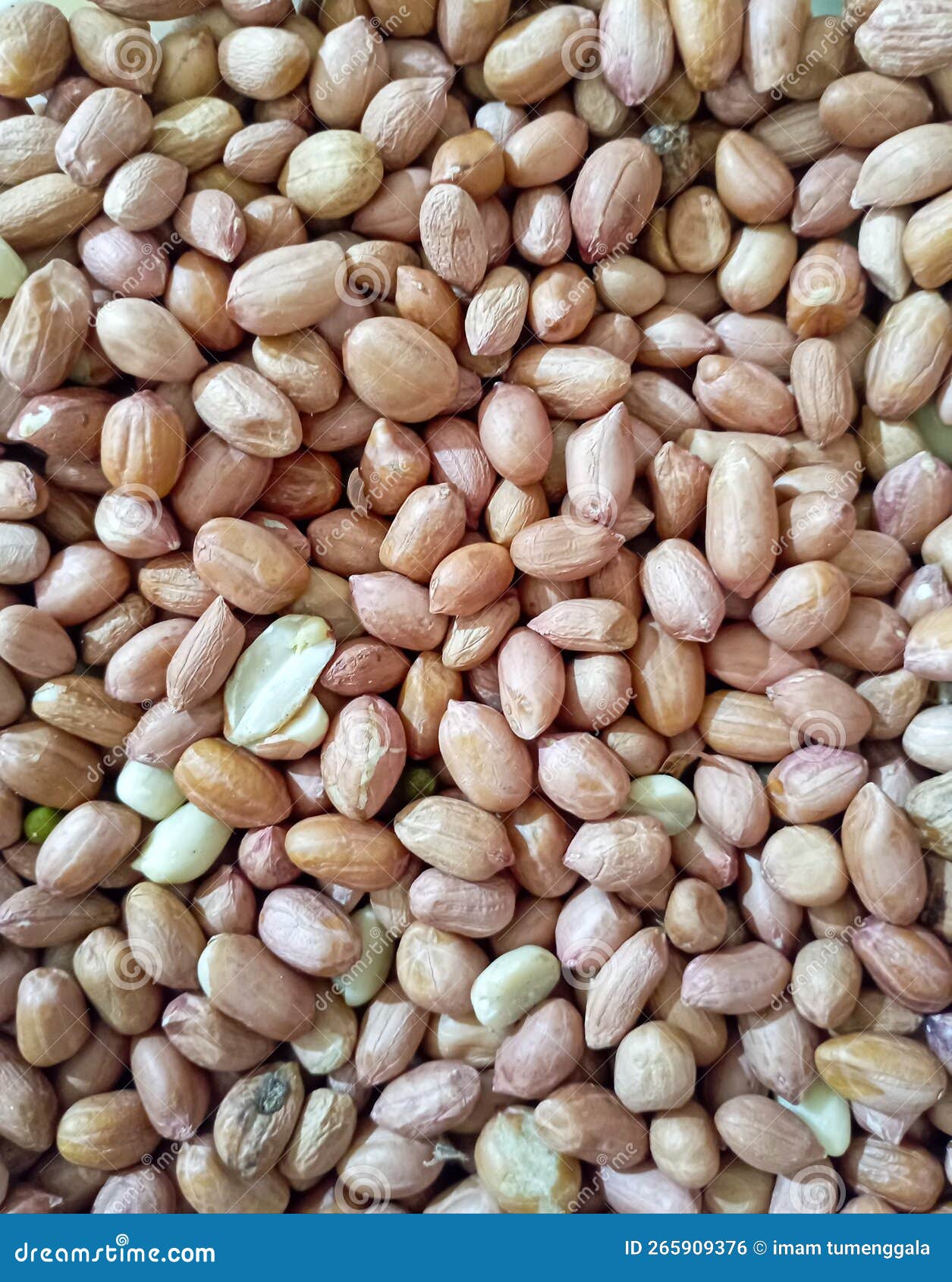 Raw Peanuts are Ready To Be Processed Stock Photo - Image of snack ...