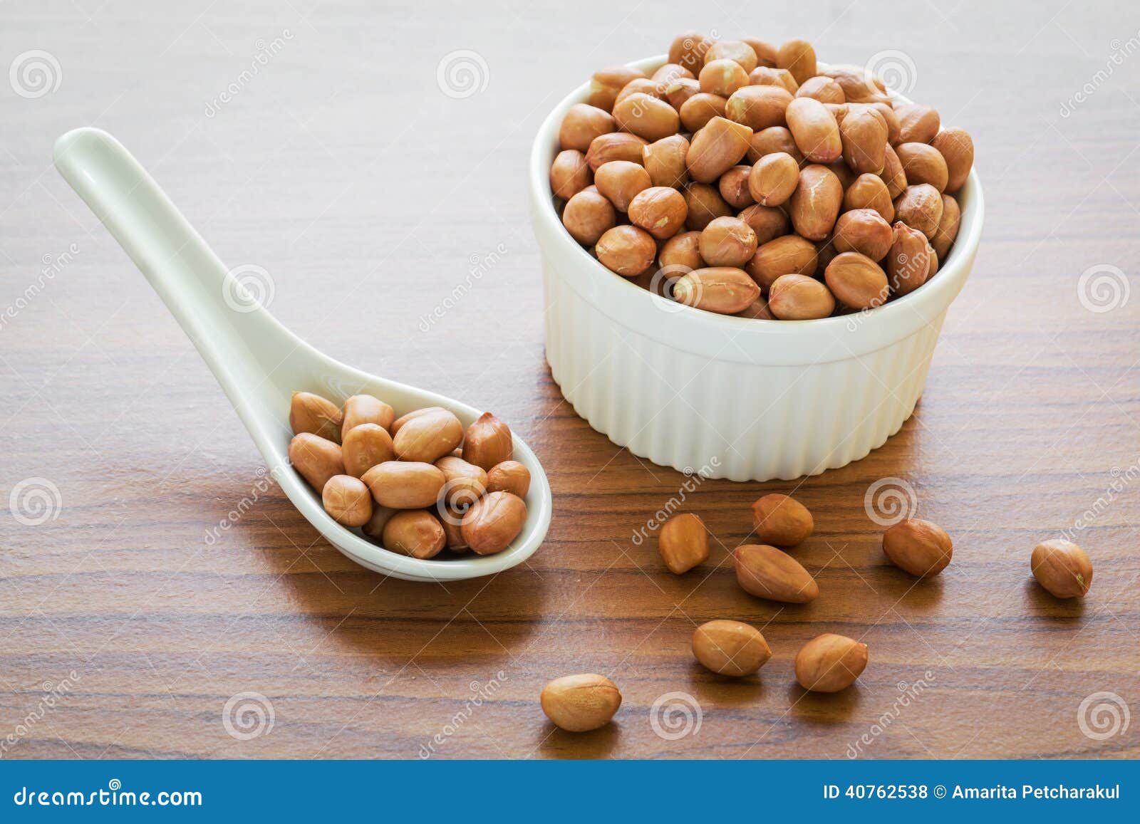Raw Peanuts on Spoon and Bowl Stock Photo - Image of crop, wooden: 40762538