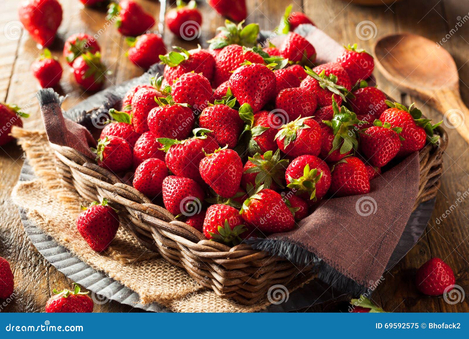 Raw Red Organic Strawberries Stock Image - Image of food, refreshment ...
