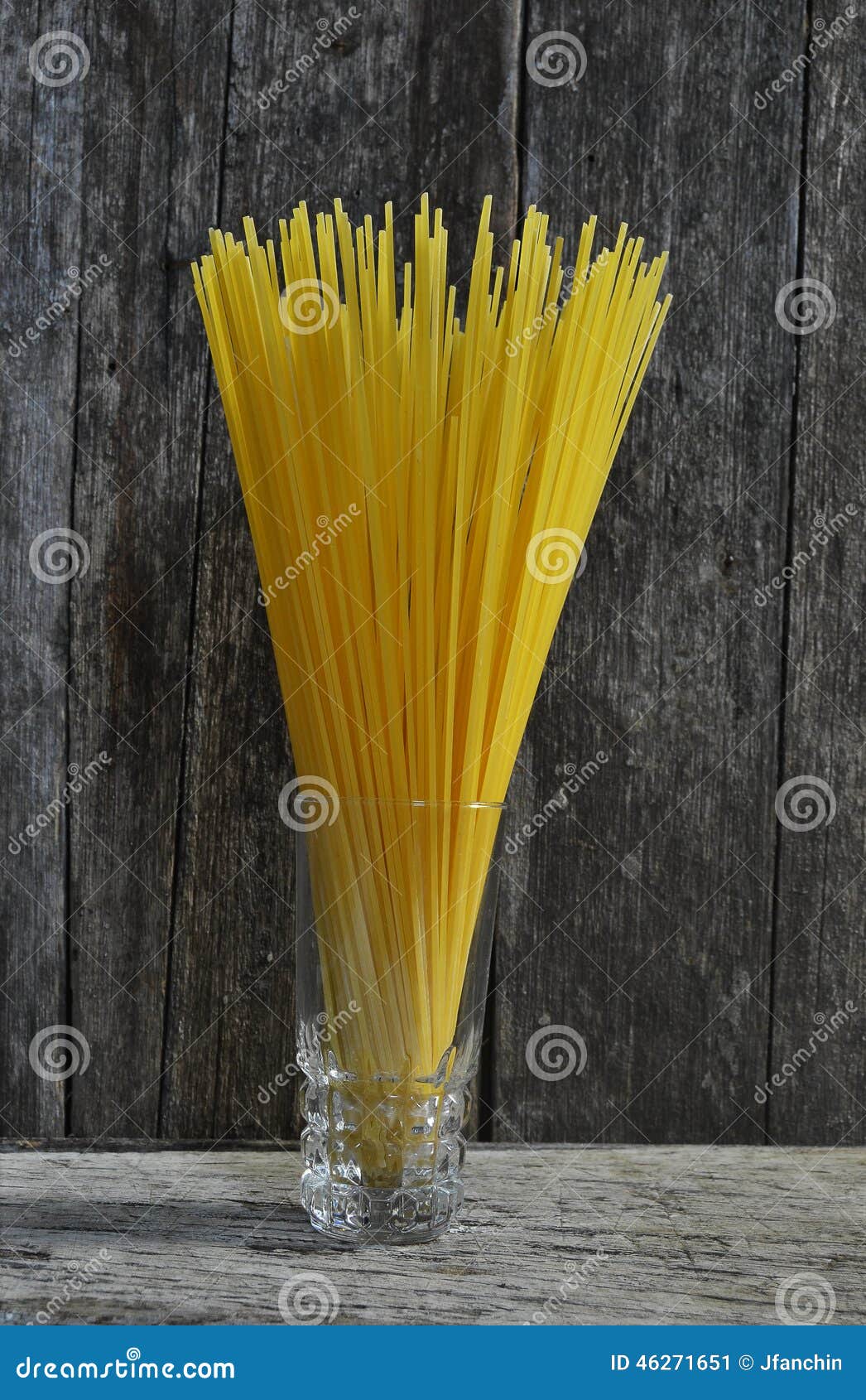 Raw spaghetti stack stock image. Image of nutrition, cooking - 46271651